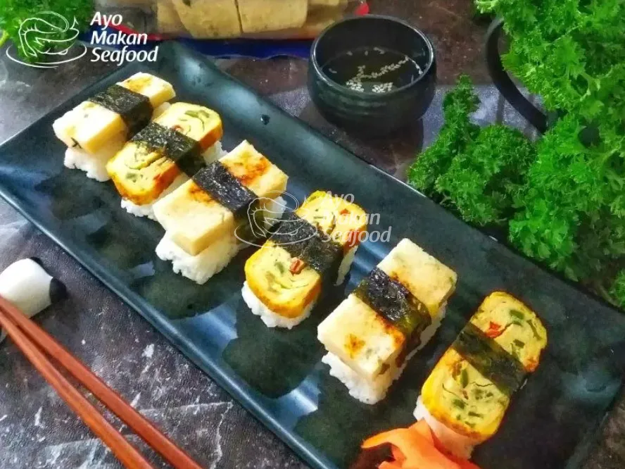 Makan Seafood - Tamago Fish Cake Sushi